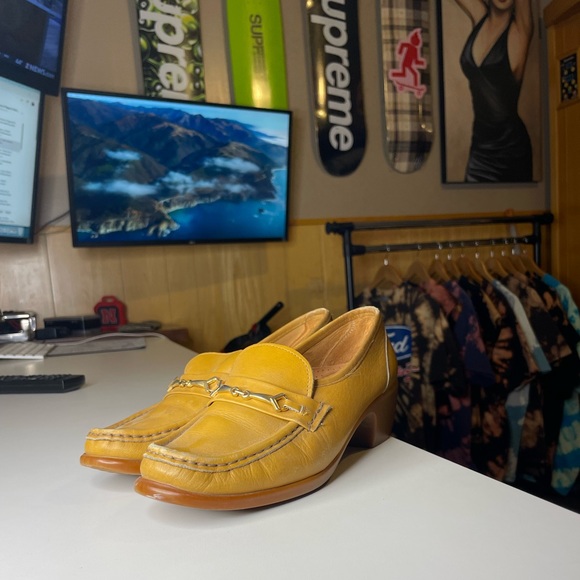 Clarks | Shoes | Vintage Leather Clarks Made In Italy Slip On Size 8 ...